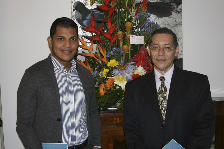 La Vie Charmant_SUROESTE: CRÓNICA SOCIAL: Italia celebró el 71 ...