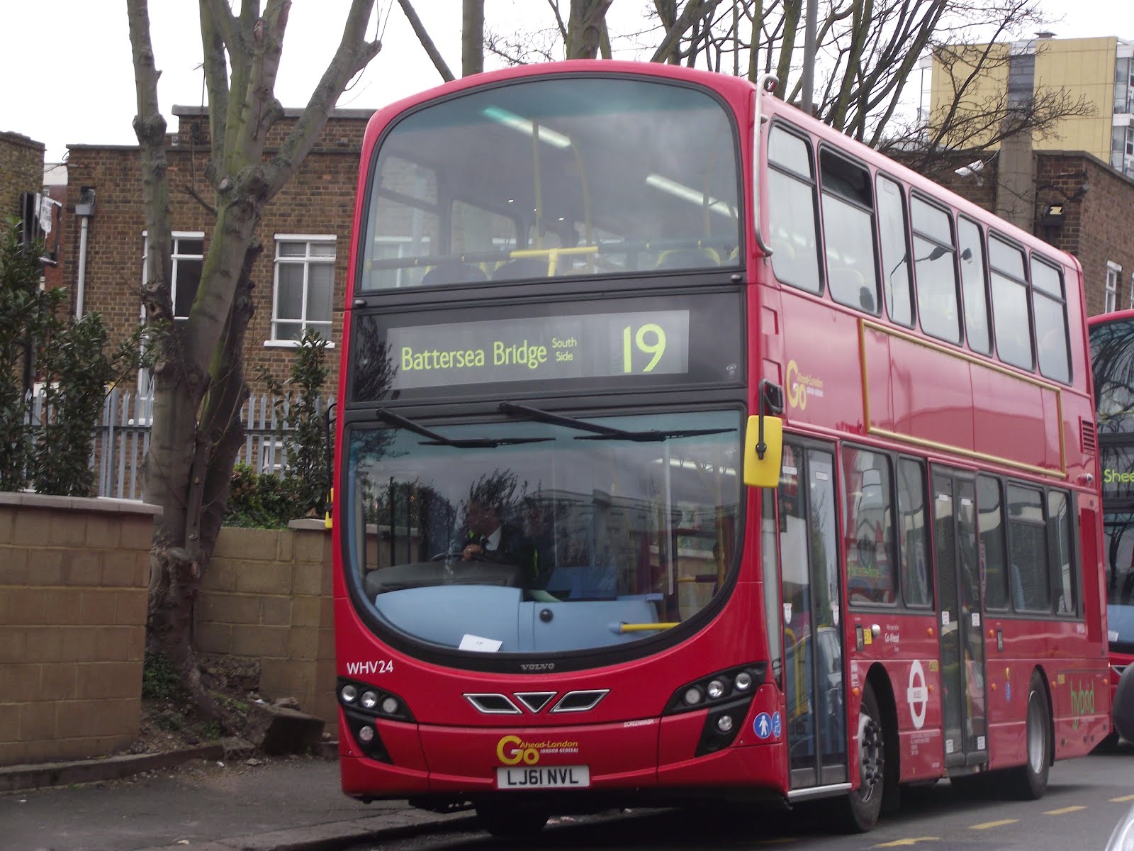 Tom London & Surrey Bus Blog: Route 19 Observations