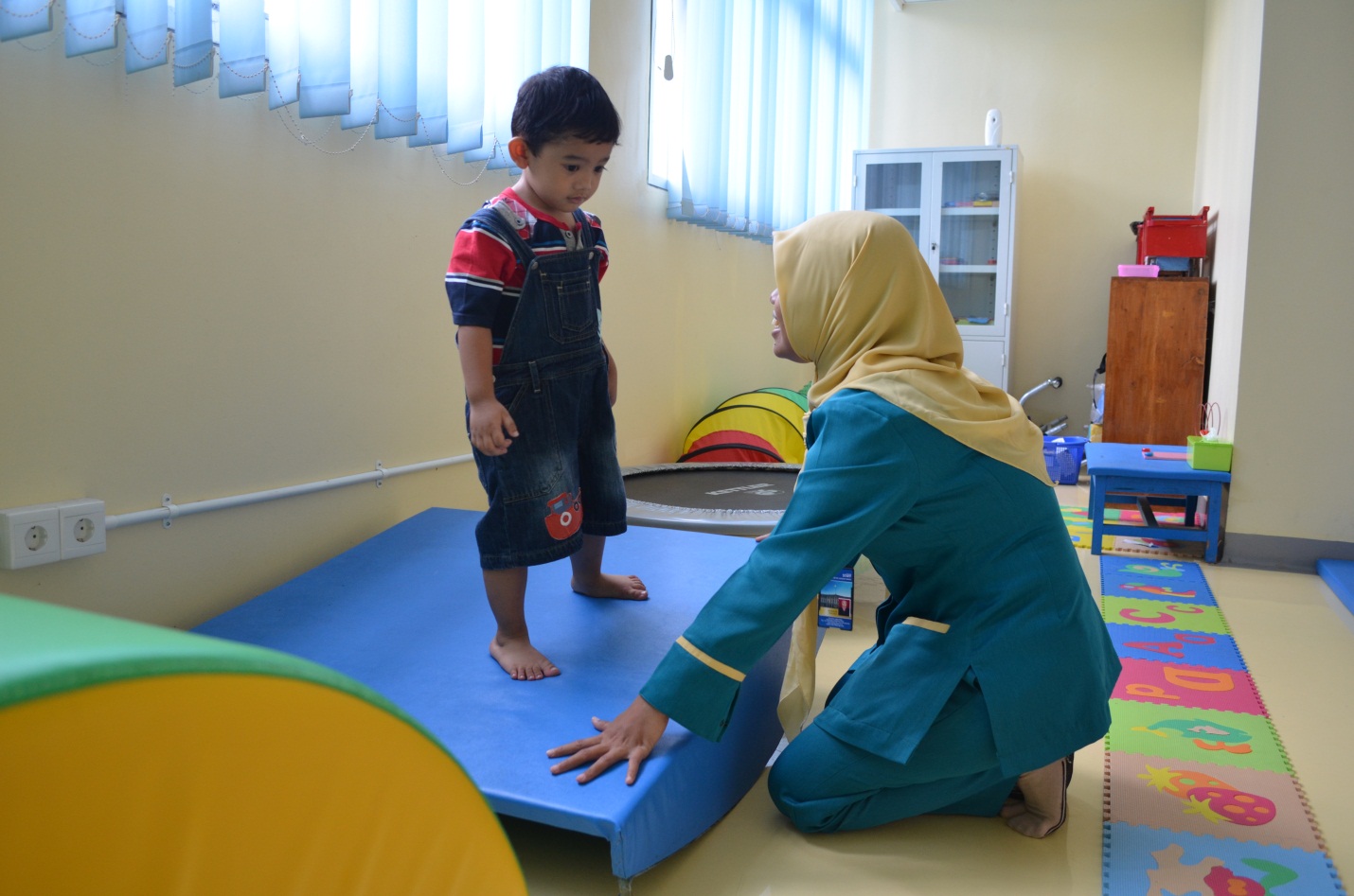 DUNIA OKUPASI TERAPI: Terapi ABA Vs Okupasi Terapi