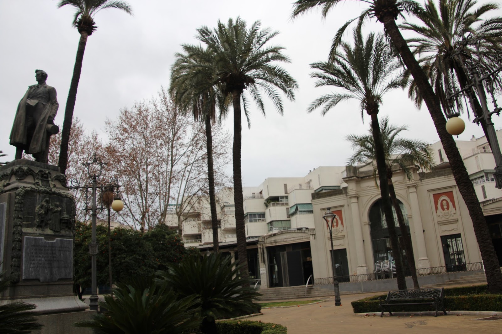 Historia y Genealogía: Mausoleo Romano. Jardines de la Victoria y del ...