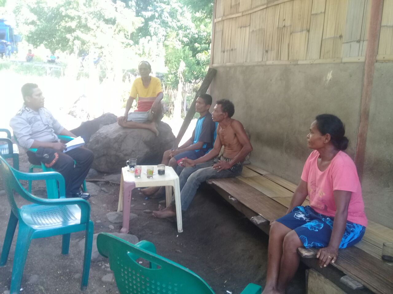 Bhabinkamtibmas Sambangi Warga Ajak Sukseskan Pilkada Damai 2018 ... Bhabinkamtibmas Sambangi Warga Ajak Sukseskan Pilkada Damai 2018 ...