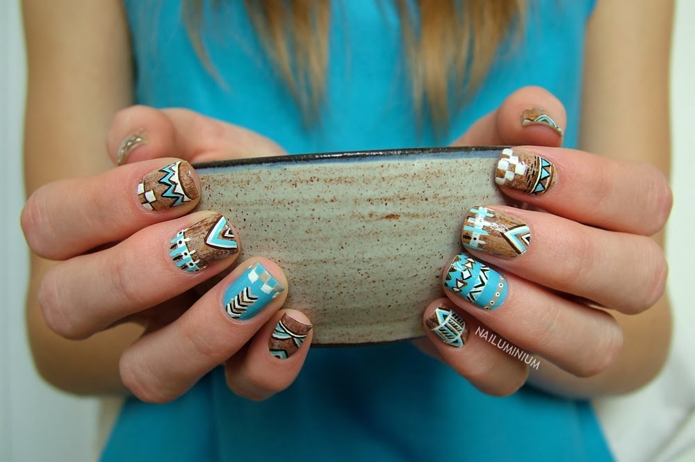 Nailuminium: Wooden, Blue and Aztec