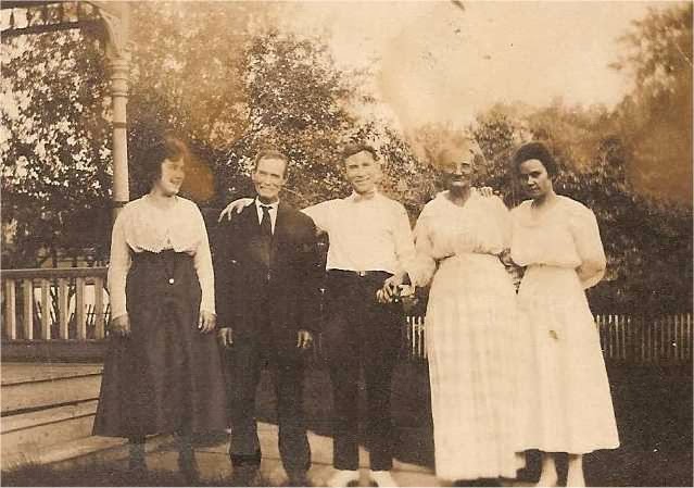 Matt's Genealogy Blog: Photos - More than First Meets the Eye