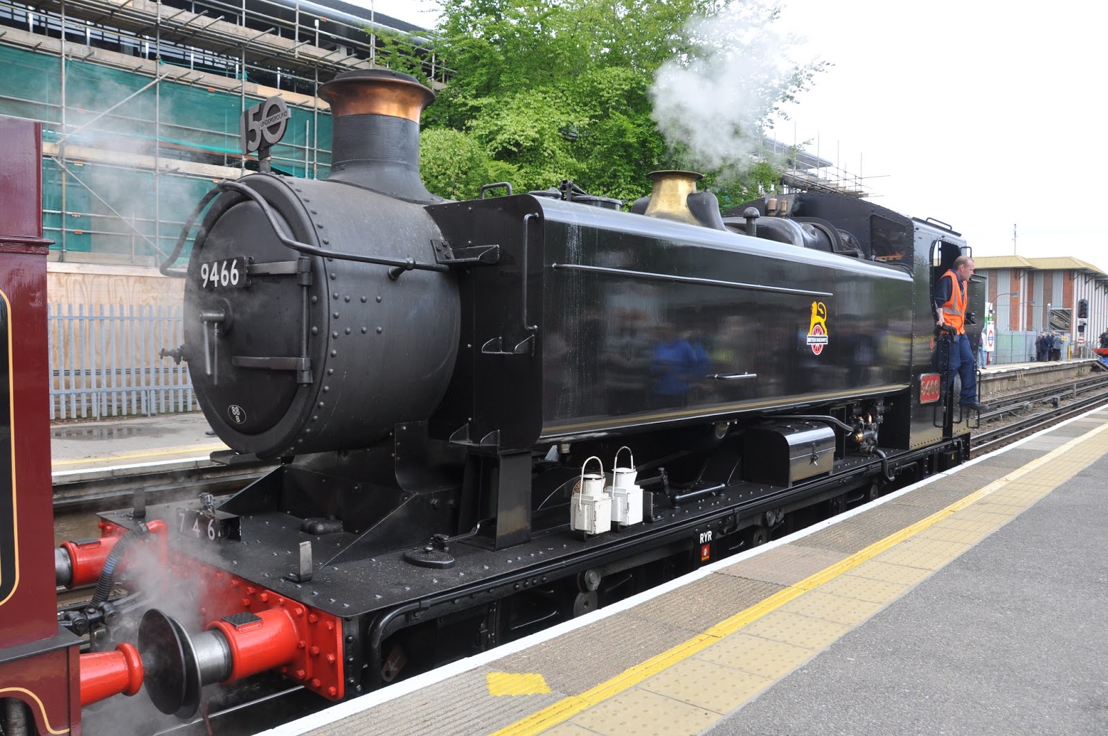 Trains Today: Steam back on the Met