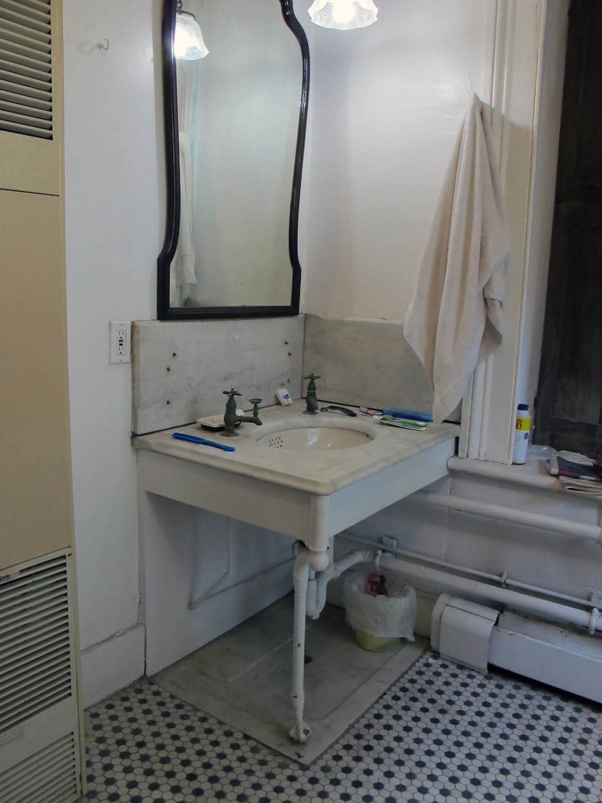 BIG OLD HOUSES: S.O.S.