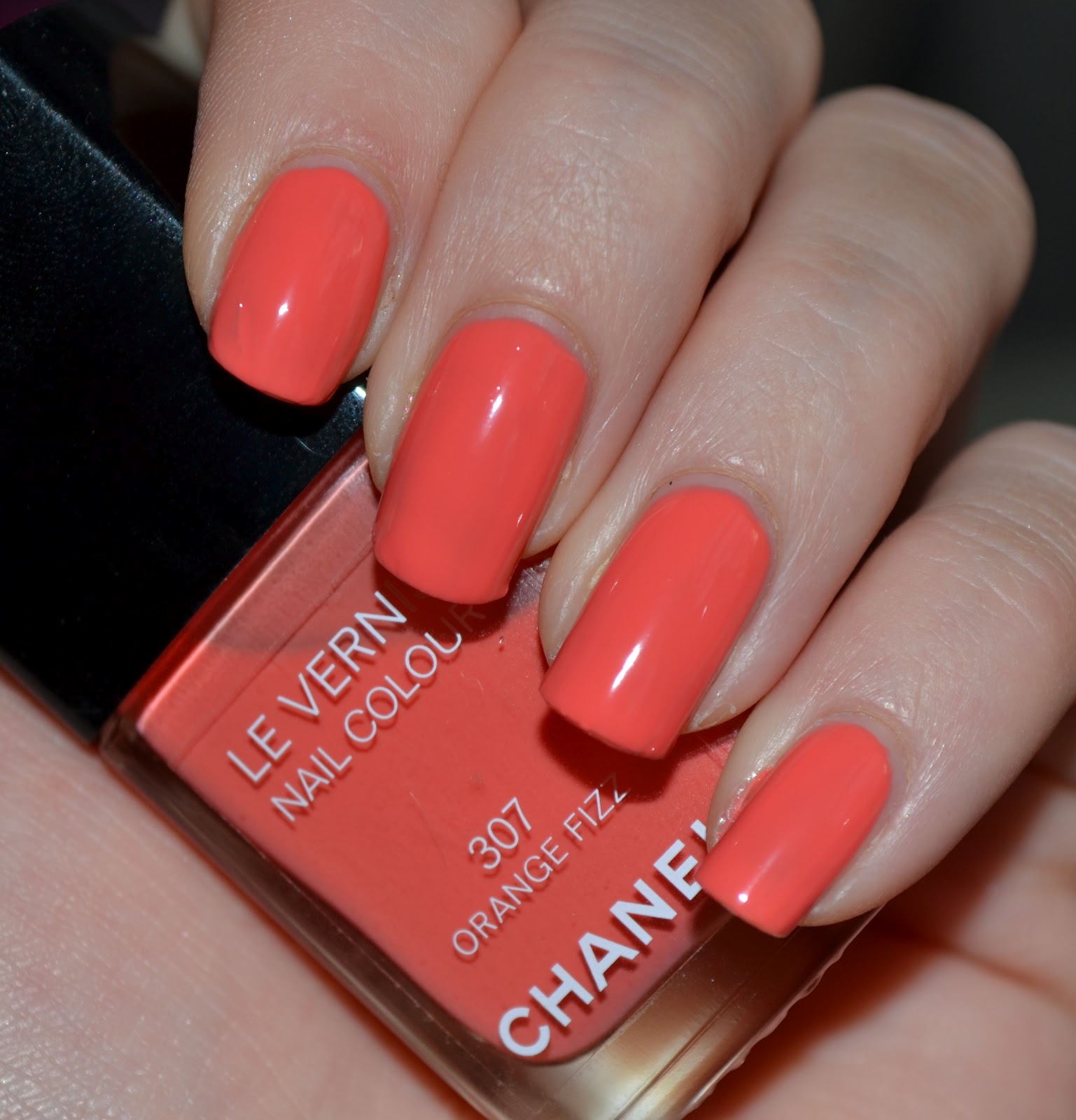 MakeUpVitamins: Chanel Orange Fizz 307 Le Vernis Swatch & Review