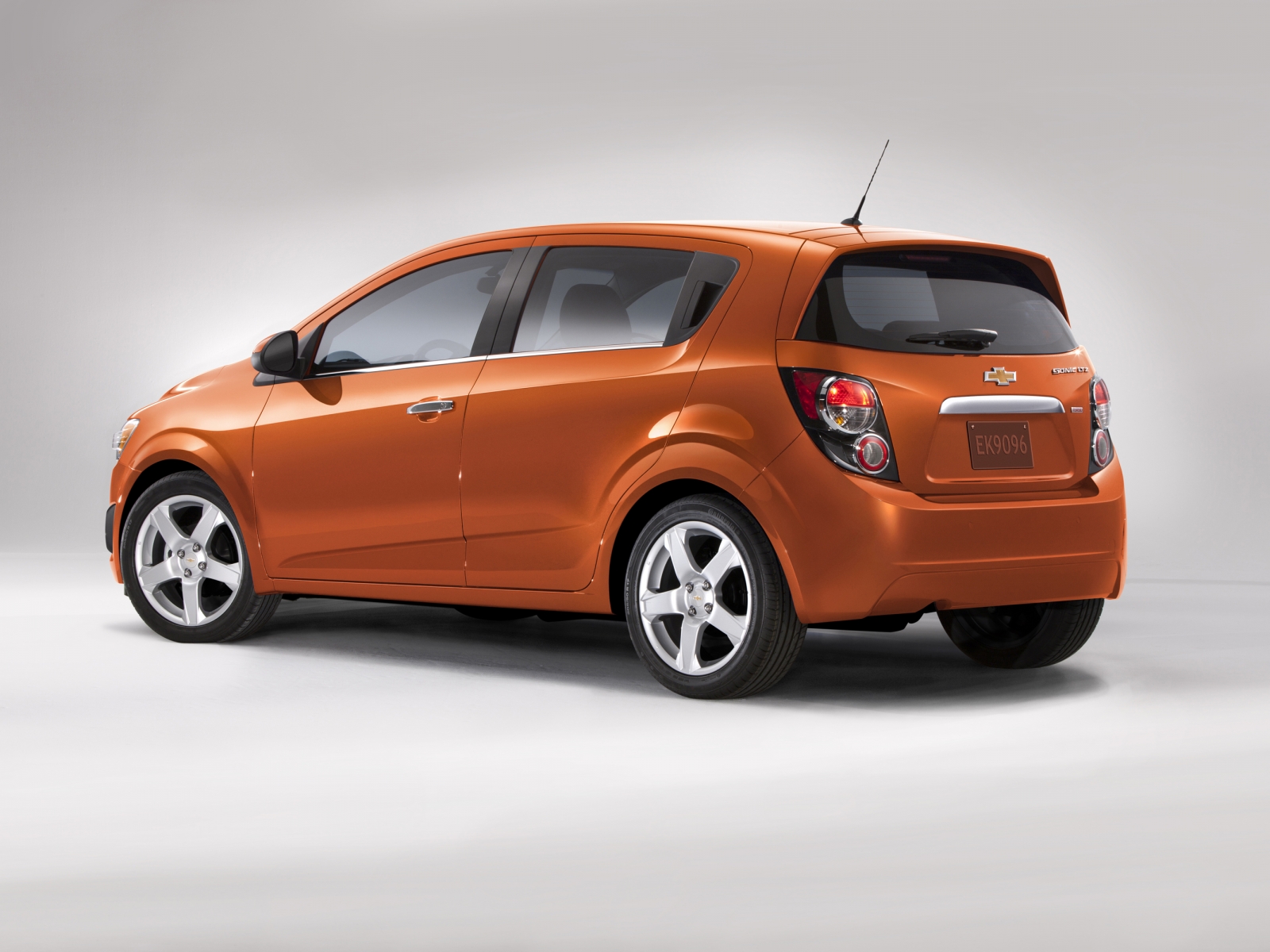 goautobots: Chevrolet Sonic 2012