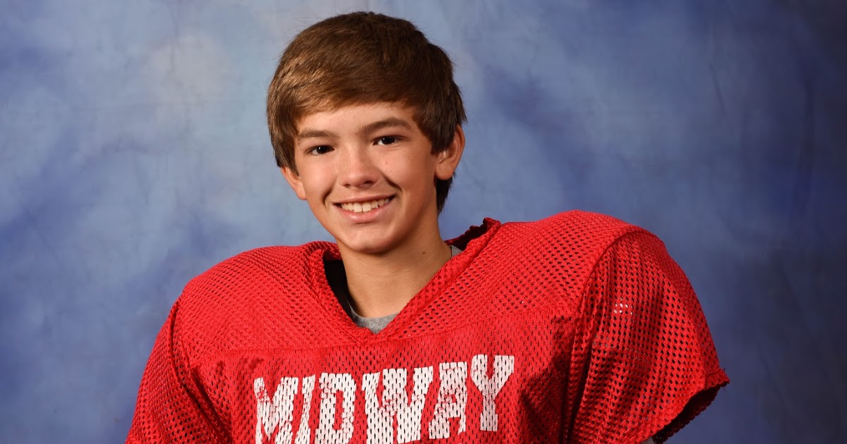 Trendy Mindy and Her Loves...: Walker's 7th Grade Football Pictures