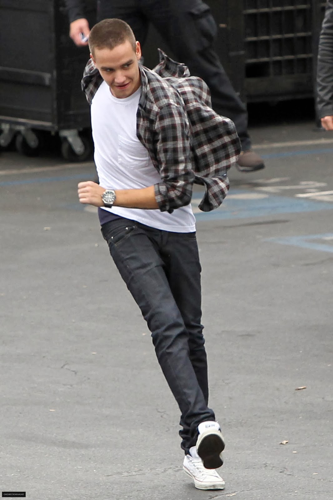 Celeb Saggers: One Direction Sagging While Playing Football