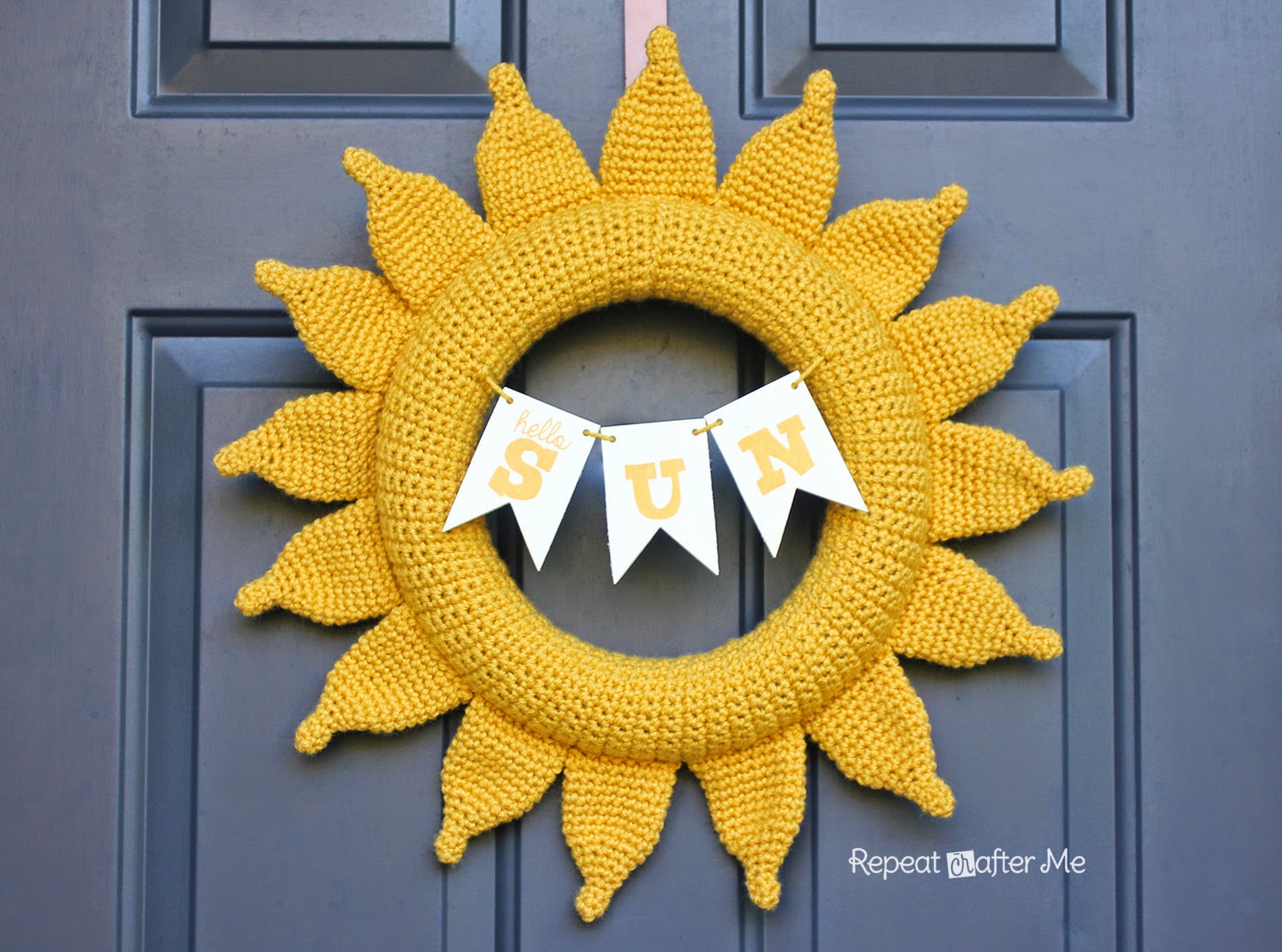 Repeat Crafter Me: Crochet Summer Sun Wreath