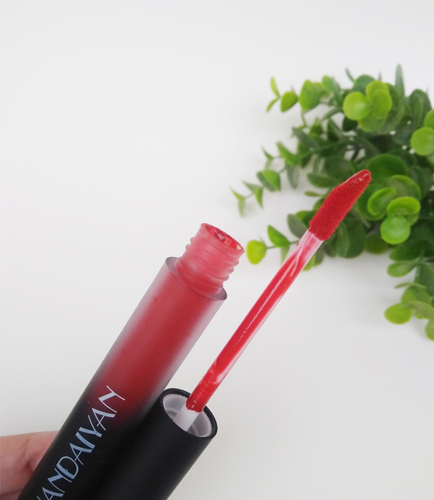 Bruna's Closet: Resenha: Batom Liquido Handaiyan