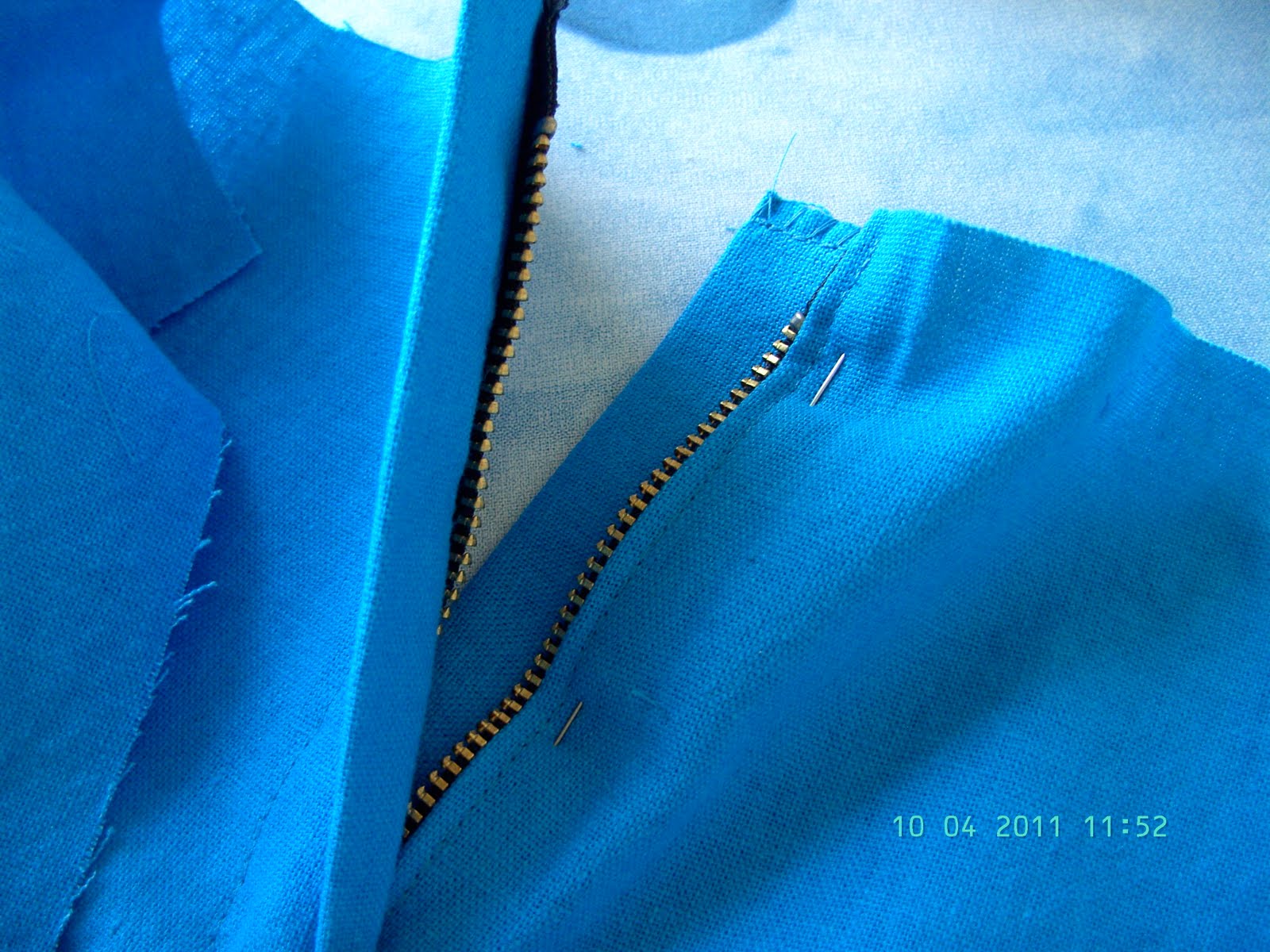 How to Insert a Fly Front Zipper
