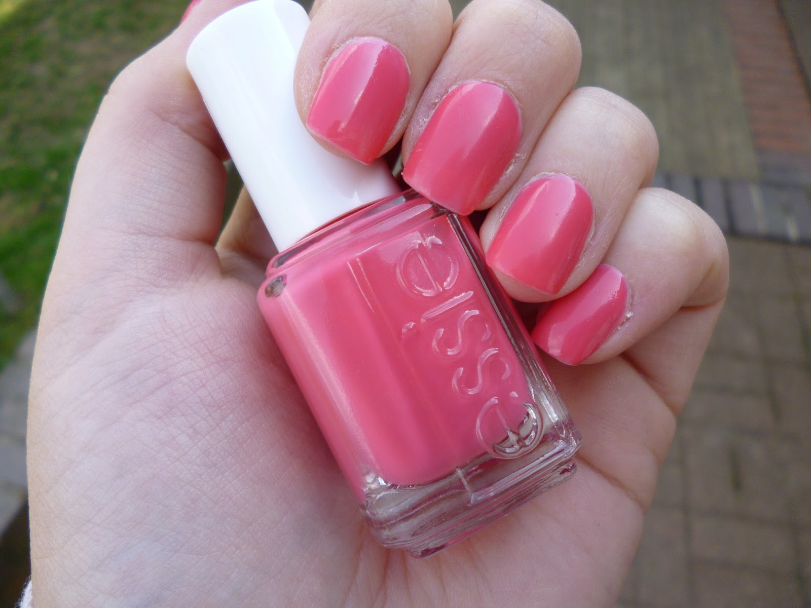 HAUS OF AMY: Review: Essie Status Symbol