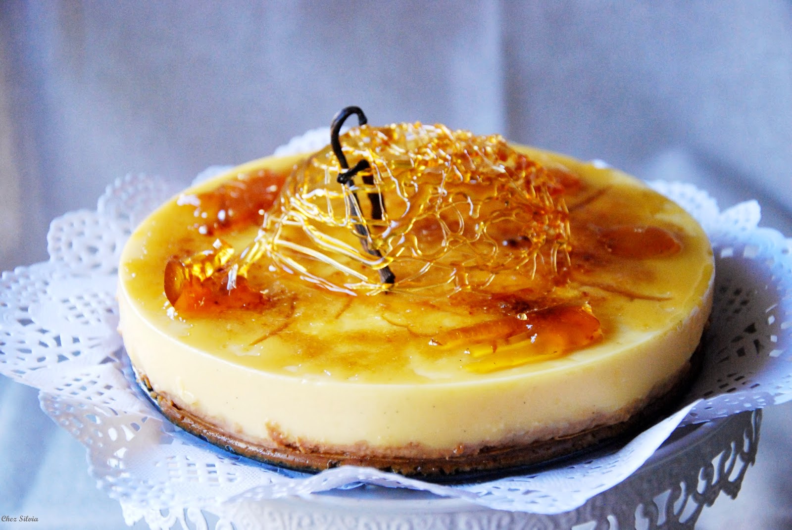 Tarta crema catalana de fruta de la pasion. St. Josep. — Chez Silvia