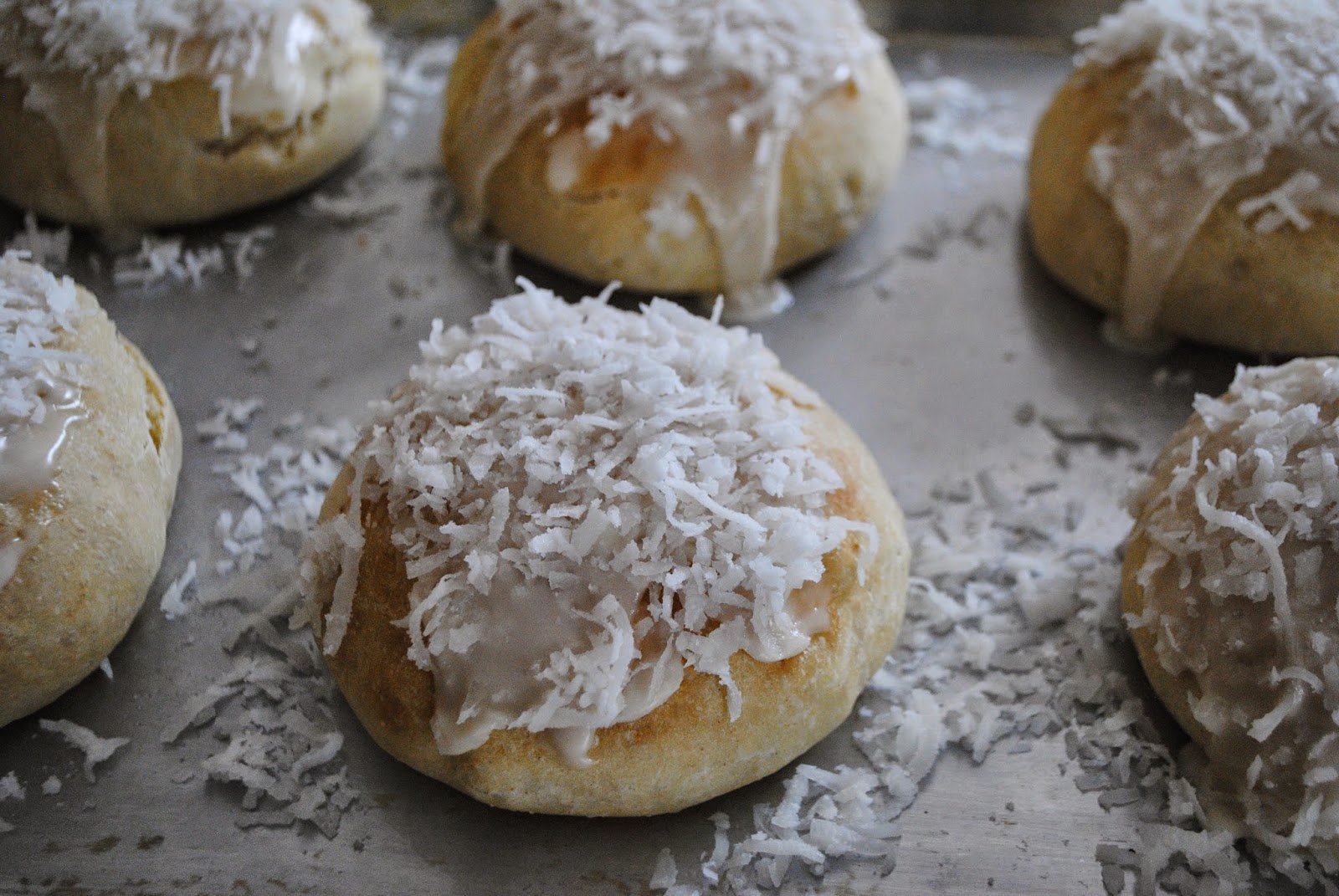 Lori's Lipsmacking Goodness: Swedish School Bread