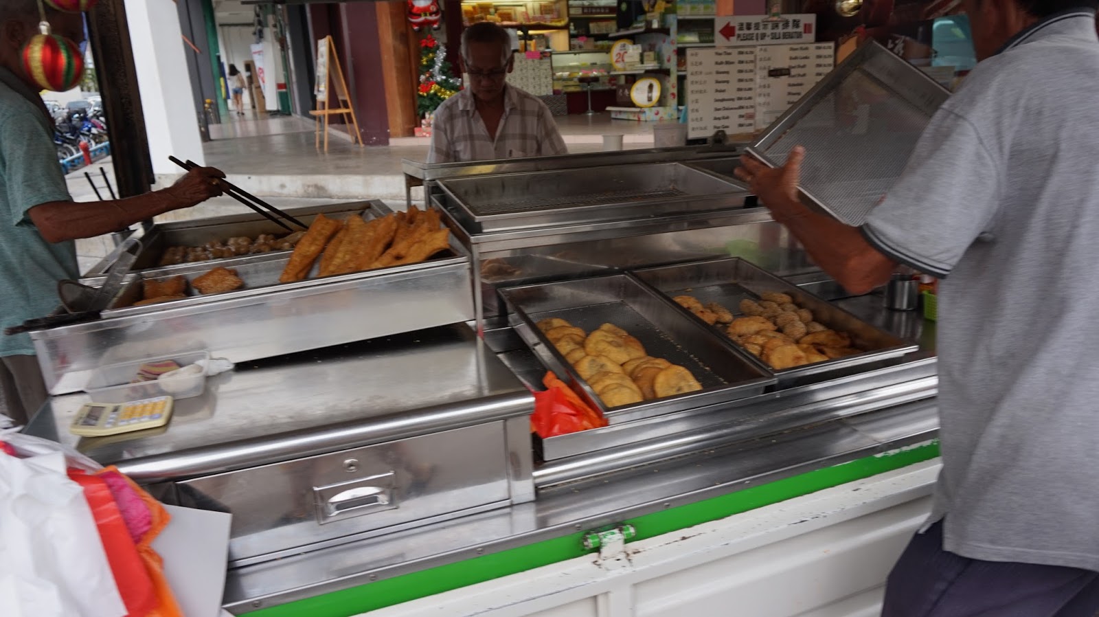 Our Journey : Johor Muar - Food Hunting at Muar Glutton Street "麻坡贪吃街"