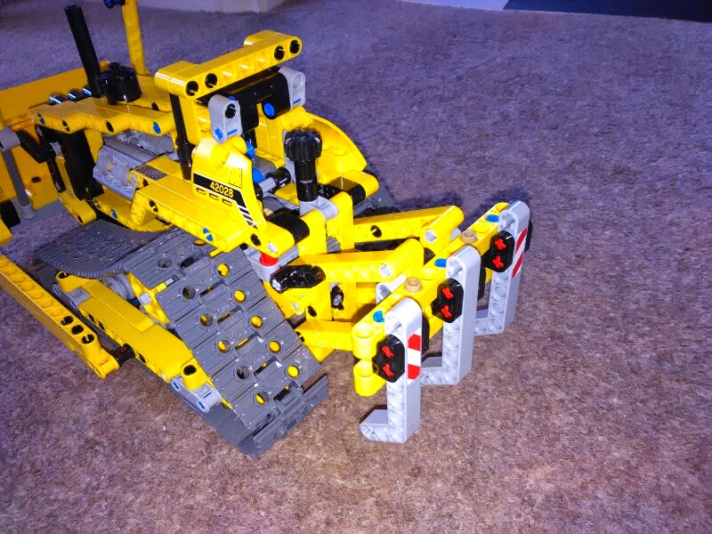 REVIEW: LEGO Technic Bulldozer | The Test Pit