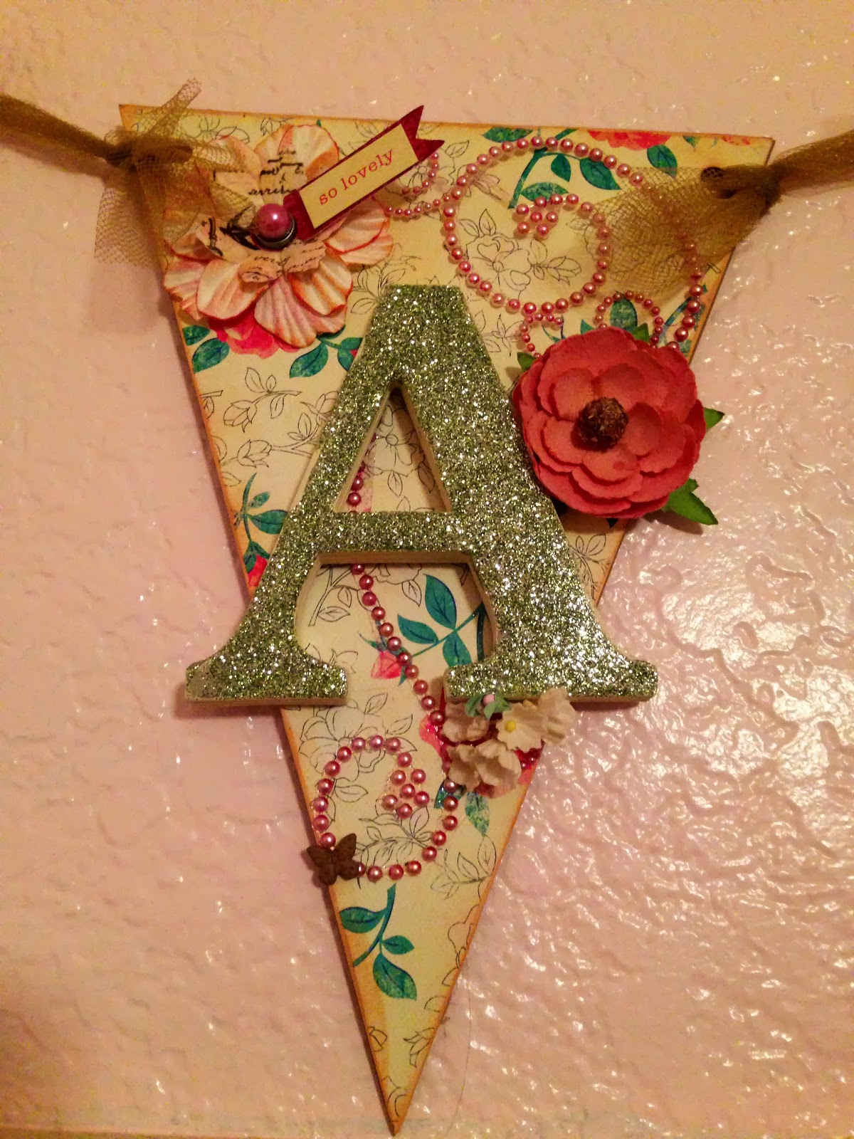 Two Mad Dahlias: Pretty Banners for your craft room