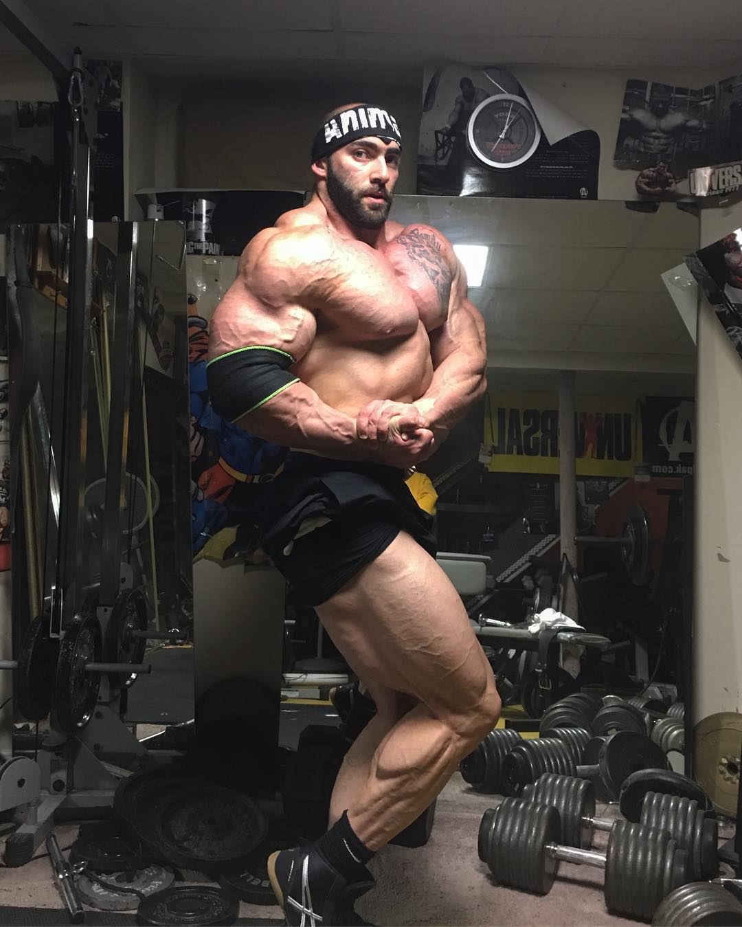 Muscle Lover: Italian muscle monster Vincenzo "Mass" Masone