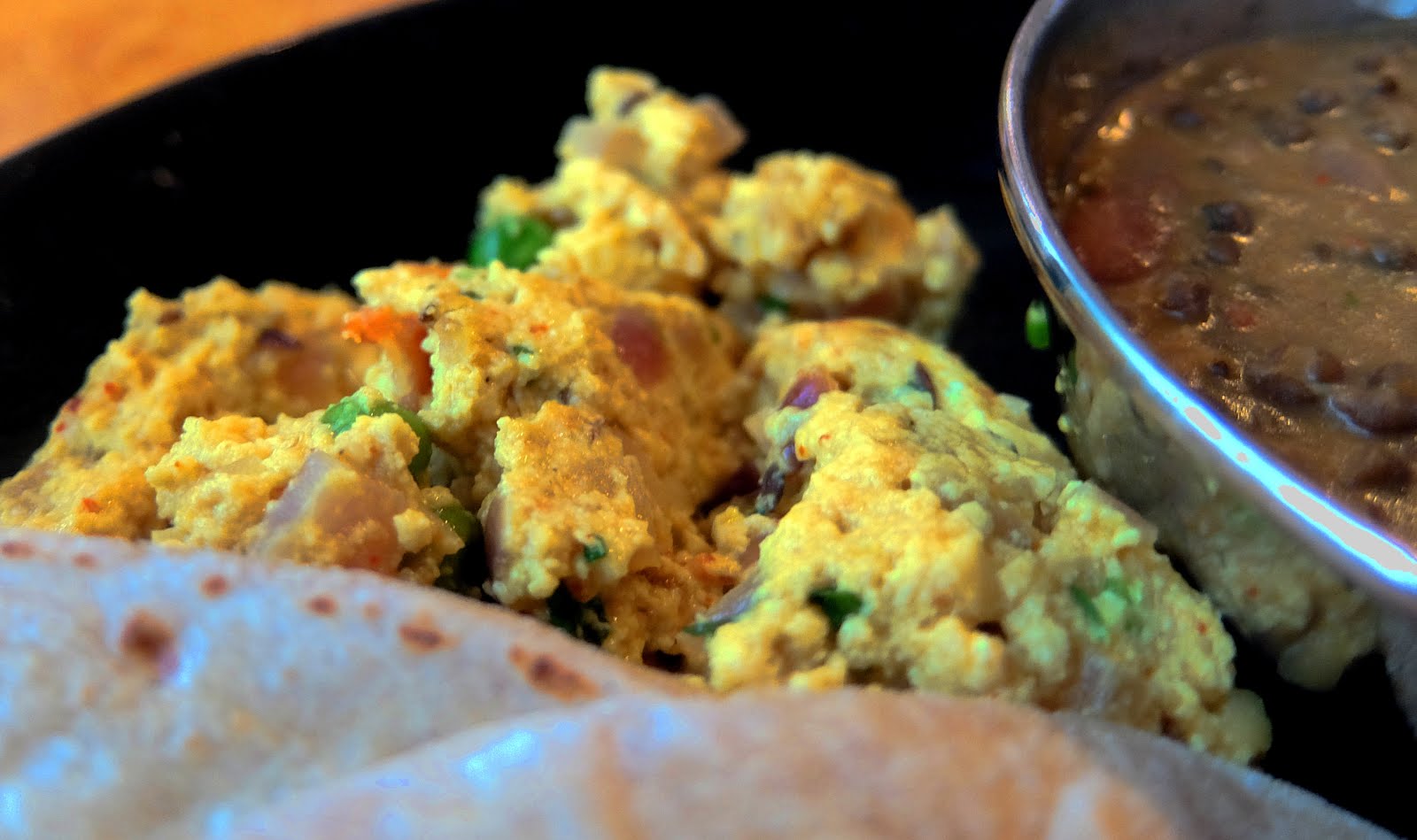 Blogien yhteentörmäys: Dal Makhani ja Paneer Bhurji -paritus