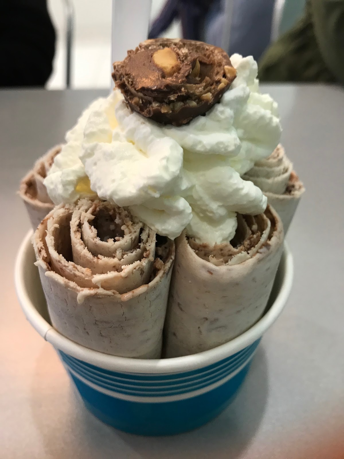 Yummy Food Adventures~!: Ice Scroll Cafe & Creamy/アイススクロールとクリーム