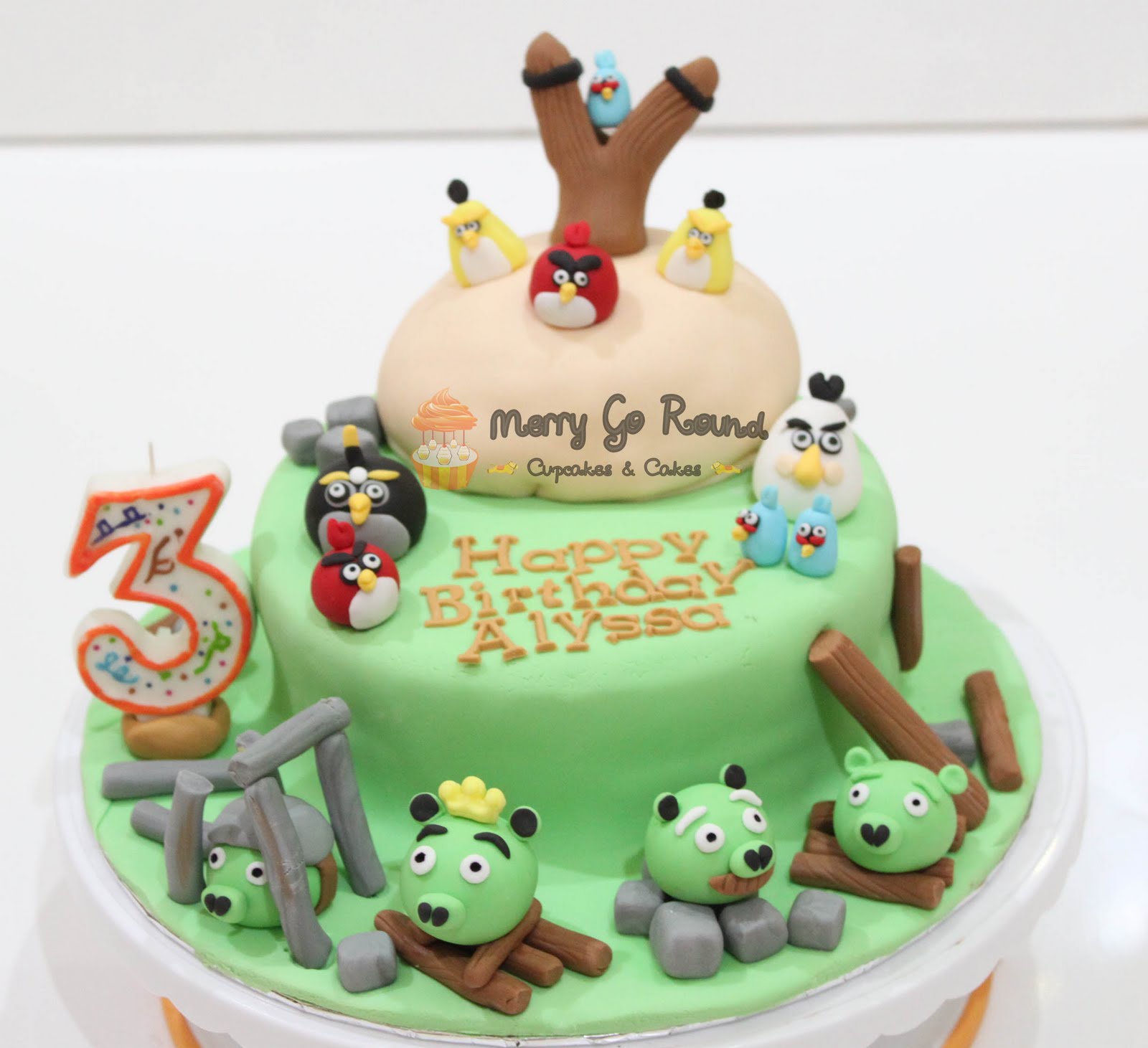 Merry Go Round - Cupcakes & Cakes: Angry Birds Cakes and Mini Cupcakes!