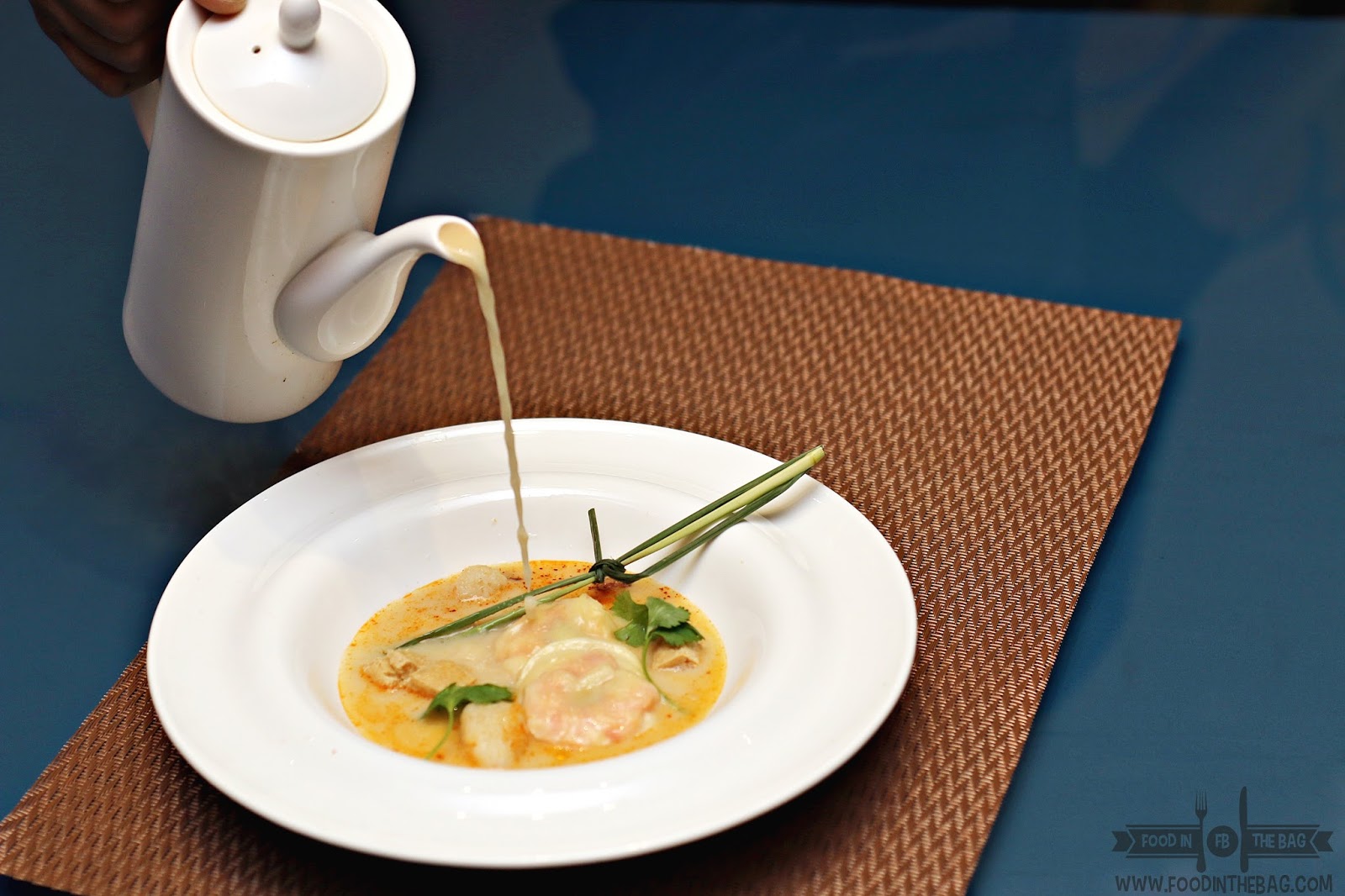 VYNE: BGC's Artistic Modern Food Resto | Food In The Bag