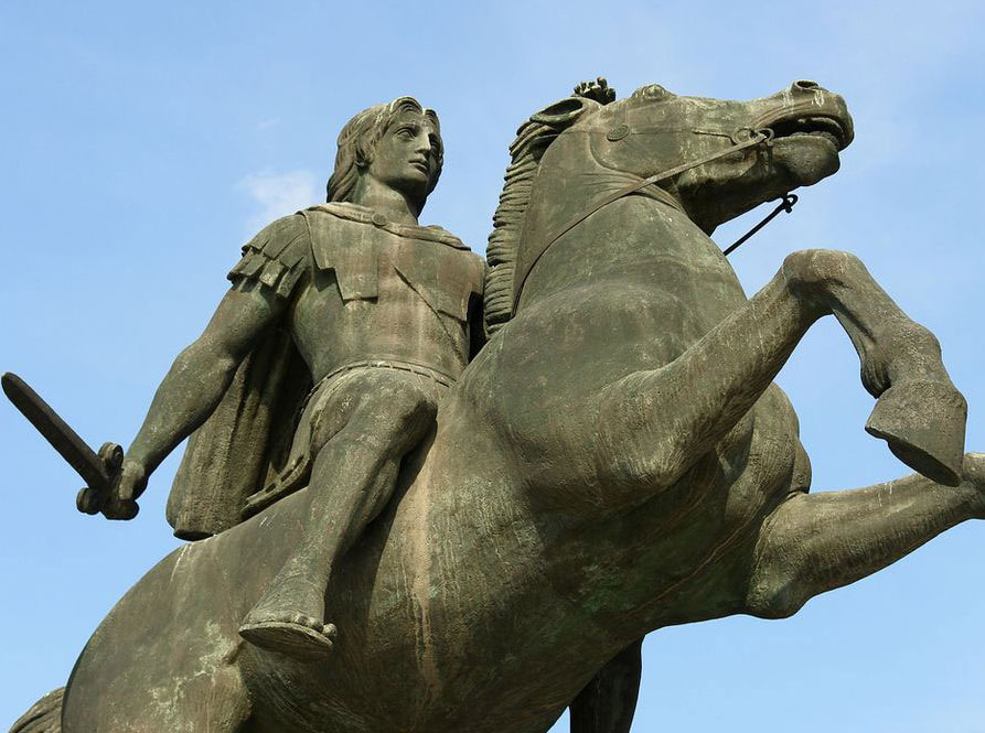 Il tutto nel frammento: Le tre ultime volontà di Alessandro Magno