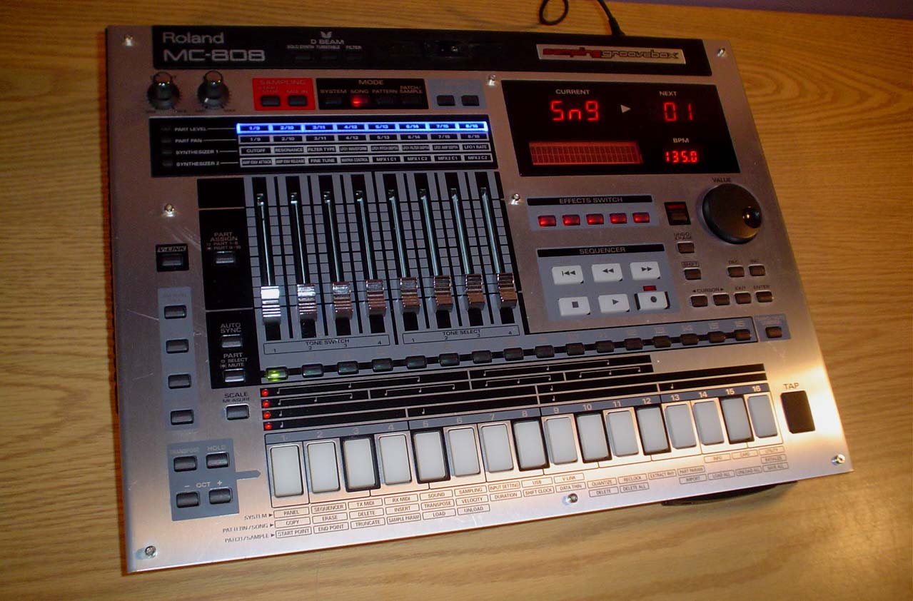 MATRIXSYNTH-B: Roland MC-808 Sampling Groovebox Sequencer Synth Sampler