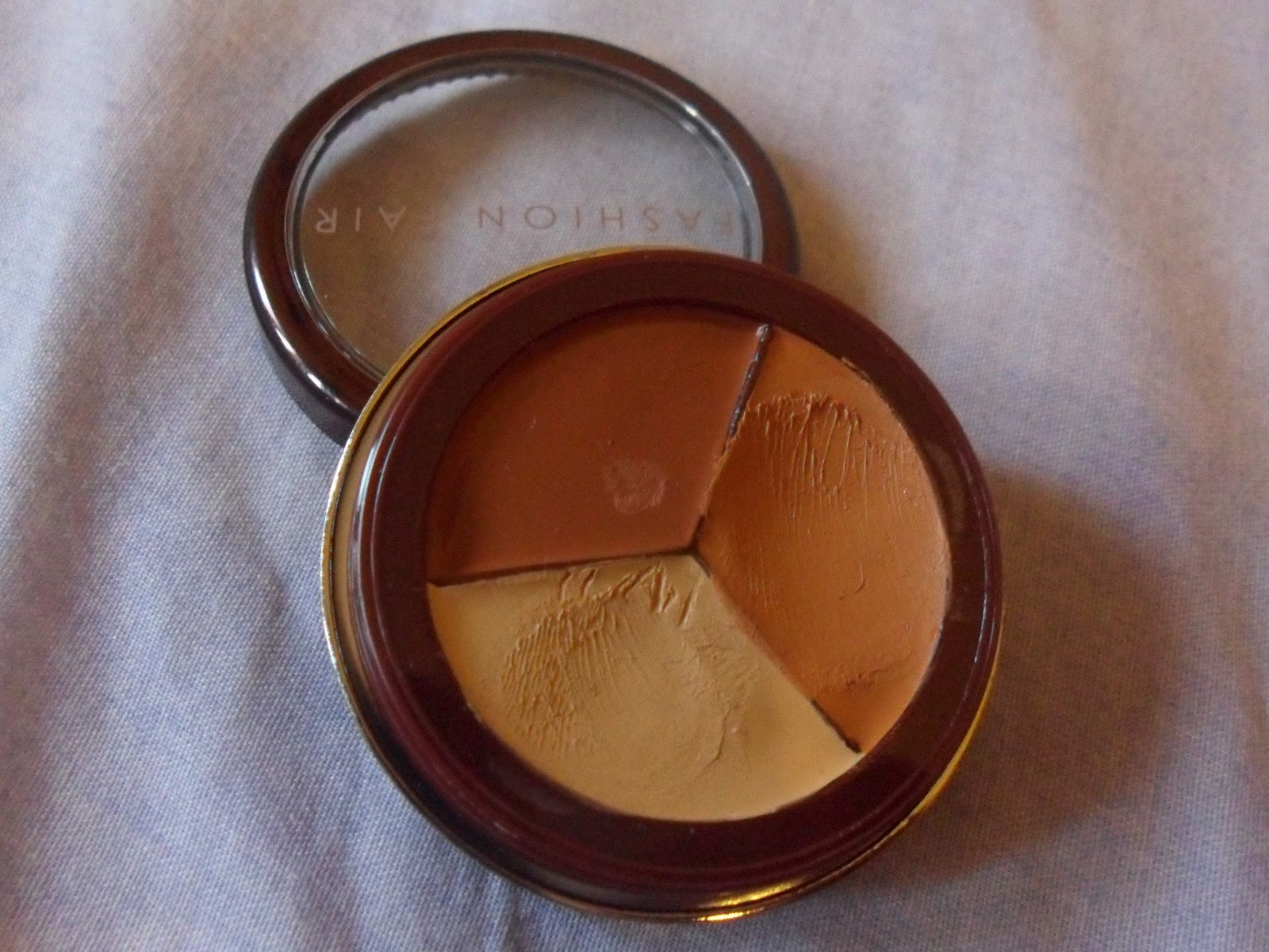 Beny Boom Beauty : Fashion Fair True Finish Concealer Trio