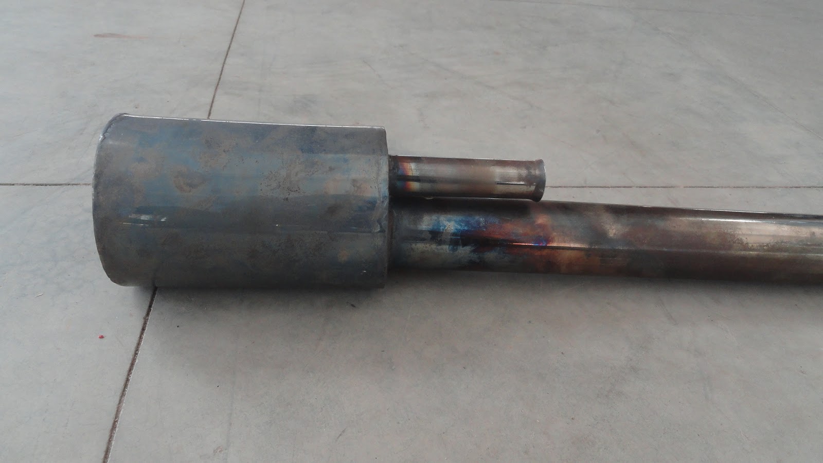 VALVELESS PULSEJET ENGINE - Jets .....