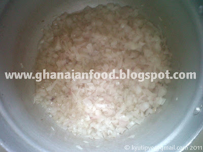 Ghanaian Food: Waakye with Fried Fish and Wele stew