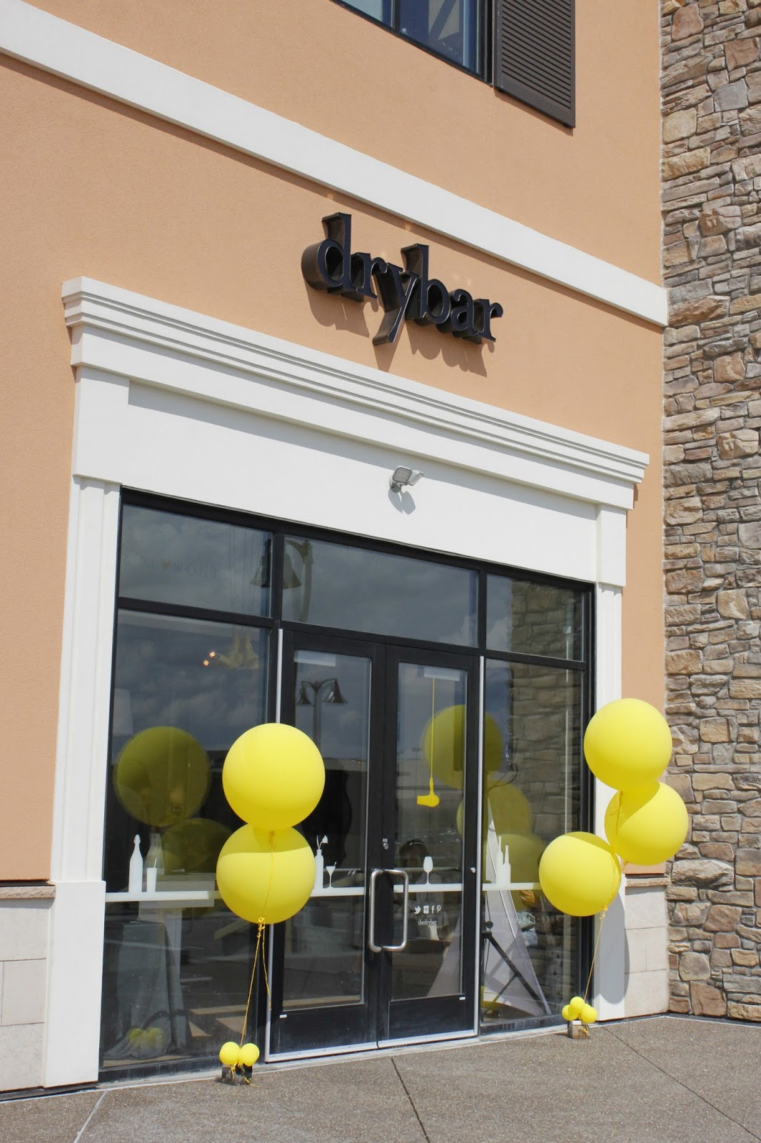 My FIRST Experience at Drybar; Lookbook