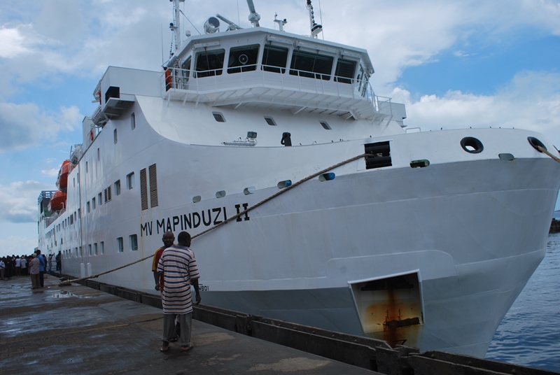 MATUKIO @ MICHUZI BLOG: MELI MPYA YA MV. MAPINDUZI II YAWASILI BANDARI ...