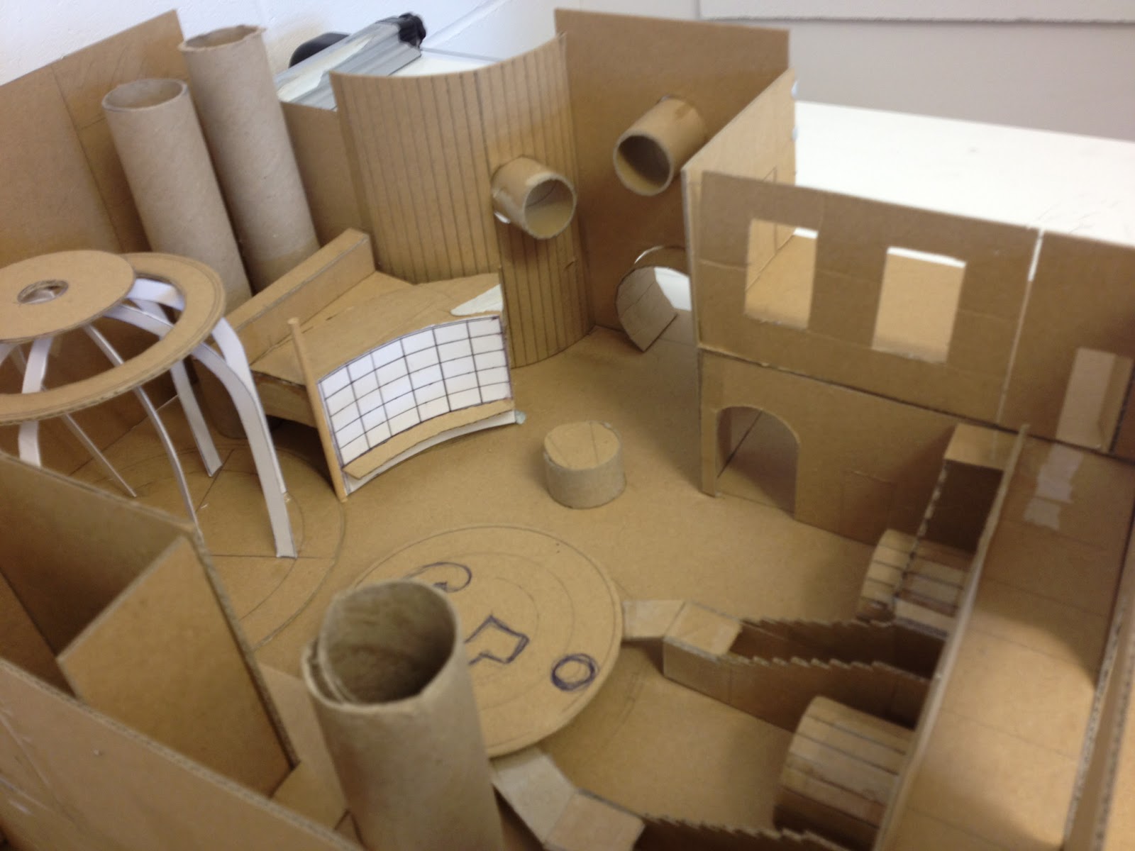 Daniel Gubba - Set and Props.: Design for Film - Batman: The Riddler's Lair