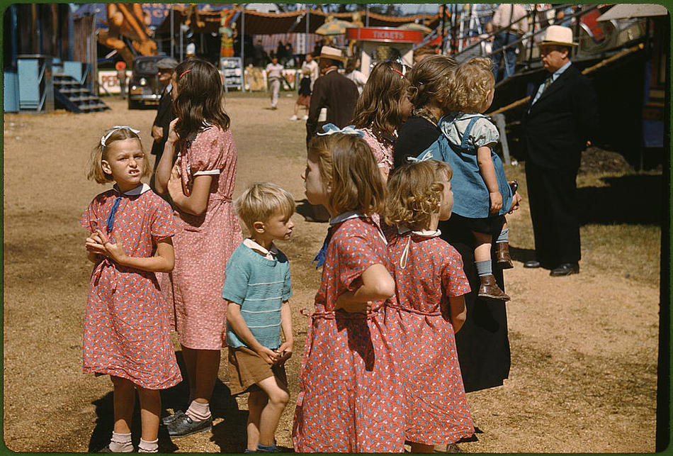 35 Extraordinary Vintage Color Photographs Capture American Life in ...