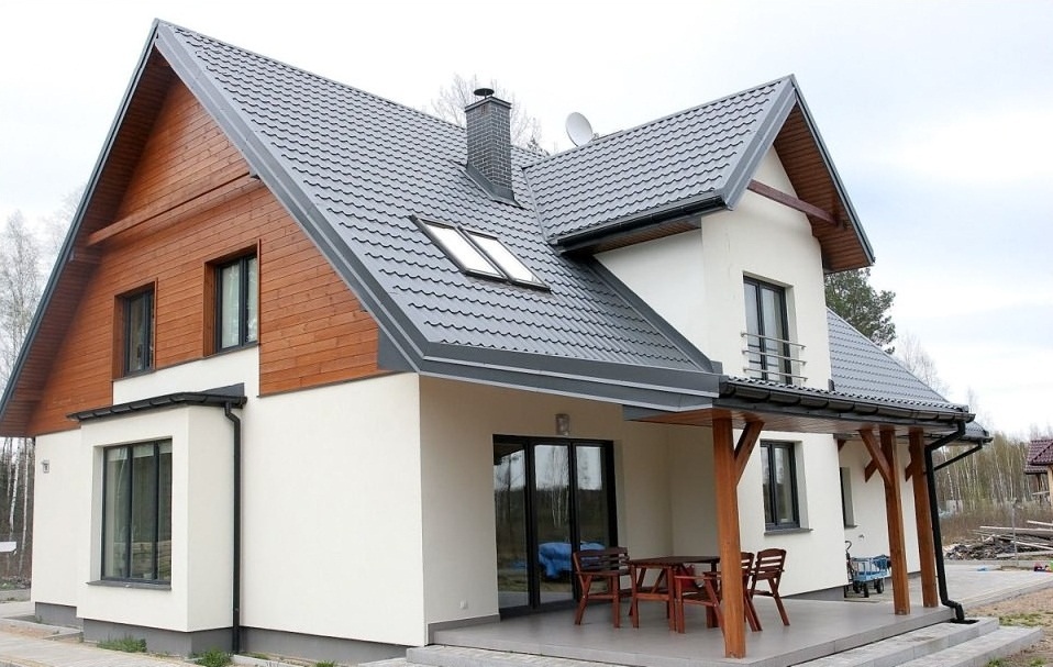 Elewacje Zuzzy: Ciemne dachy ciemne okna