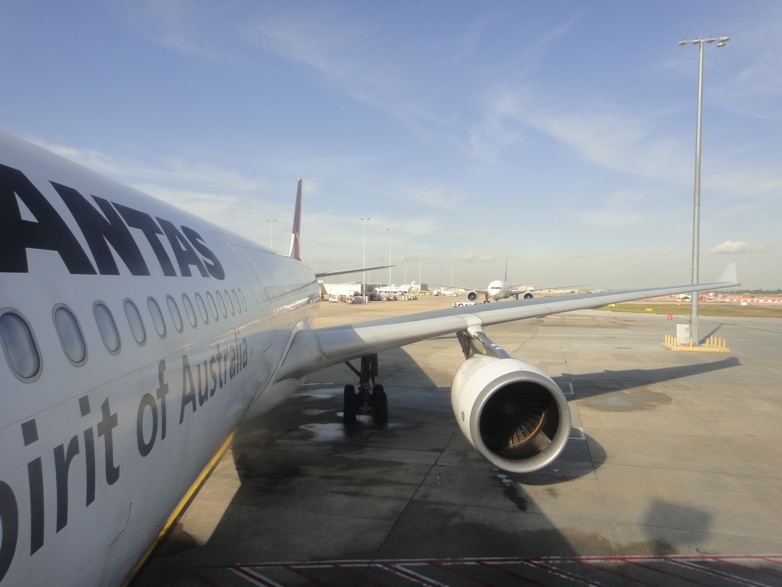 Qantas Business Class - Melbourne to Singapore QF35 (Airbus A330)