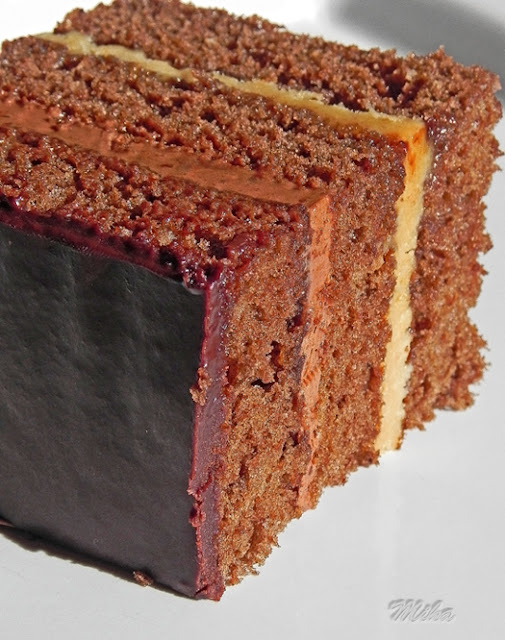Tort cu caramel si ciocolata - Dulciuri fel de fel