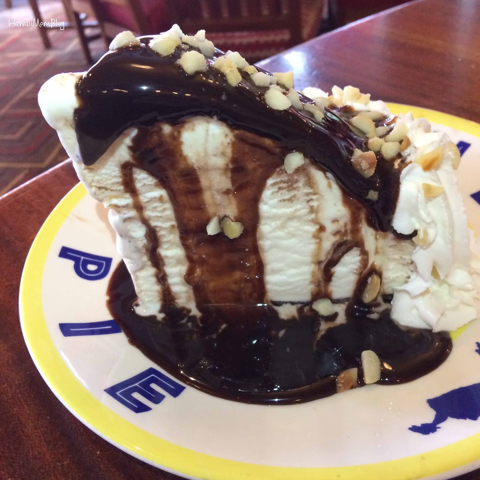 Hawaii Mom Blog: Hula Grill Waikiki