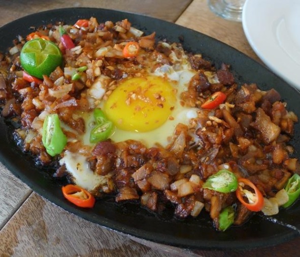 Hari Ng Larga: Top Filipino Foods That Every Foreigners Should Try