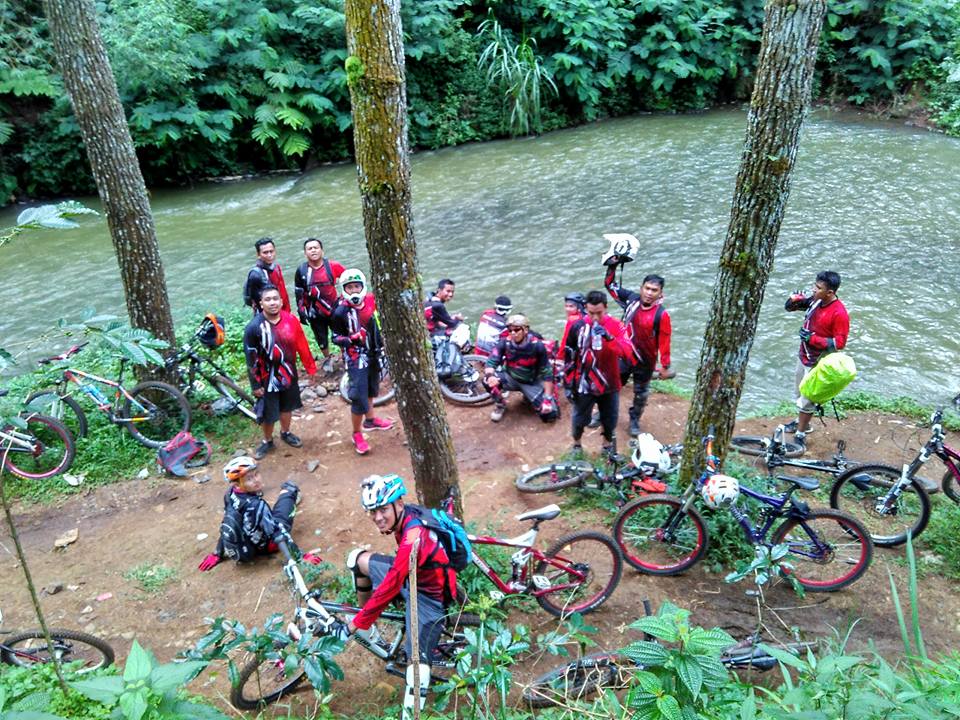 INDONESIA MOUNTAIN BIKE: Photo Gowes di Wayang Windu Bike park (WWBP ...