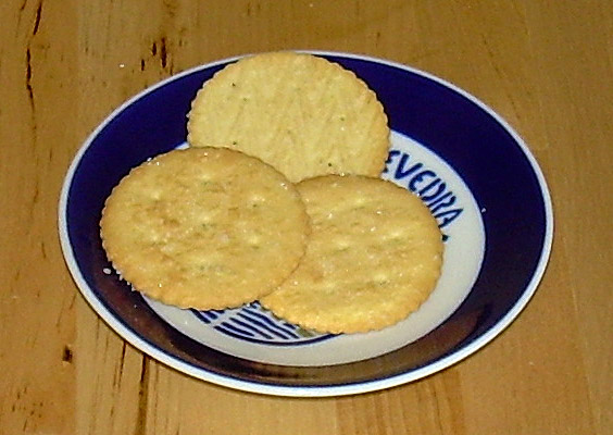 Japanese Snack Reviews: Lemon Lucky Thin Crackers