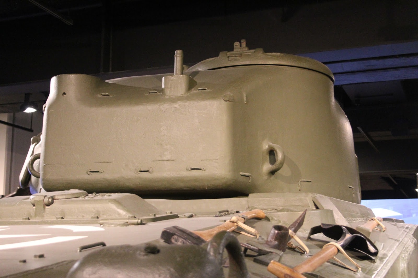 ultravanillasmurf: M4A4 Sherman V - Imperial War Museum