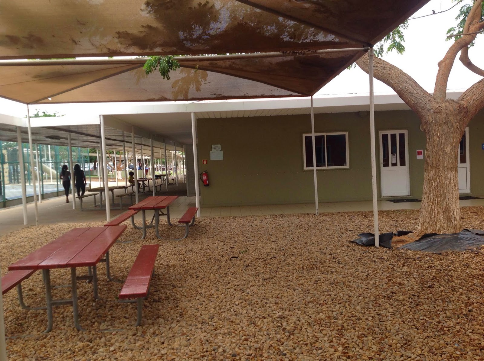 Os 5 em Angola: LIS - Luanda International School