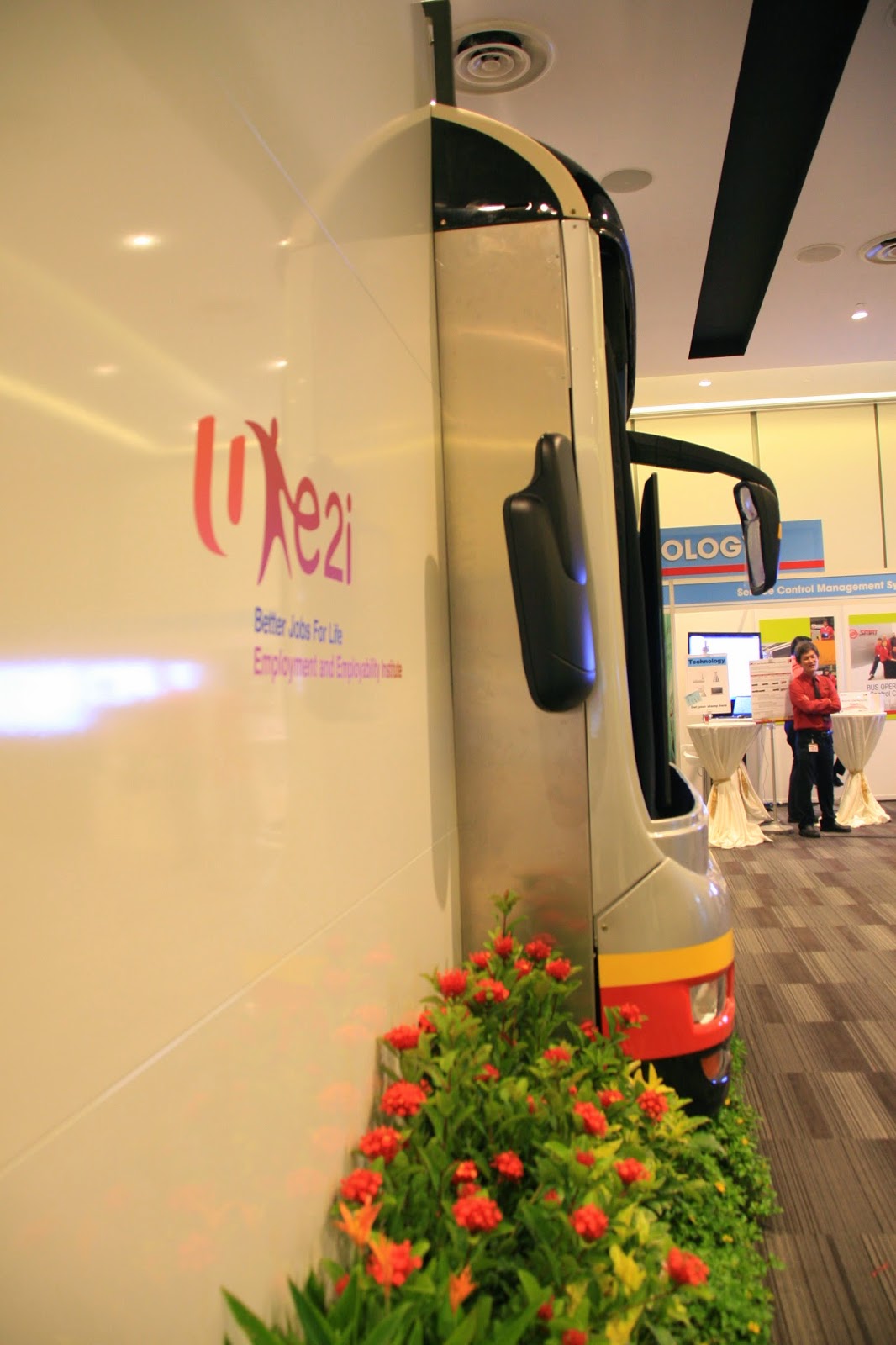 A life story of Singapore female bus enthusiast: SMRT Bus Carnival ...