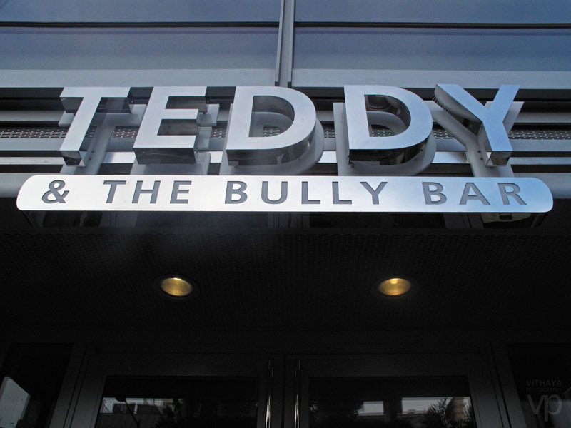 VITHAYA PHOTOGRAPHY: Teddy & The Bully Bar Goes Public