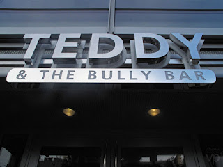 VITHAYA PHOTOGRAPHY: Teddy & The Bully Bar Goes Public