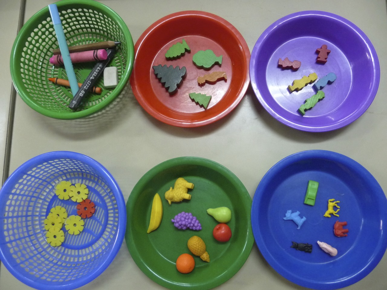 De Mello Teaching: Sorting and Classifying Every Day!