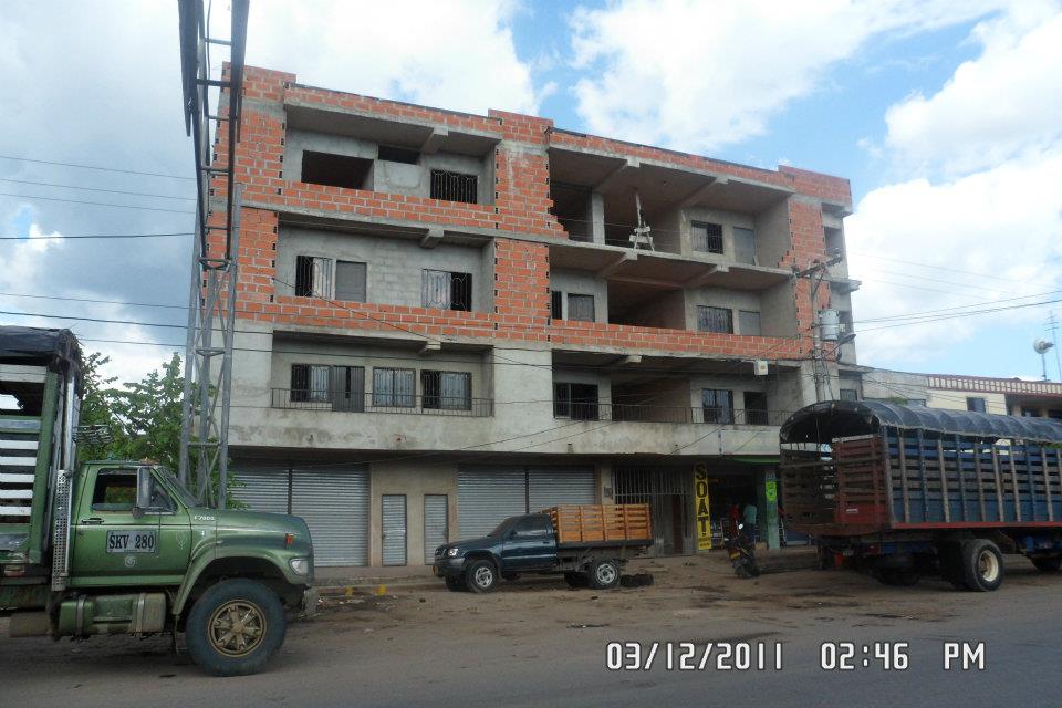 CONSTRUCTORA BARUC ARQUITECTURA E INGENIERIA: EDIFICIO MENA - BOSCONIA